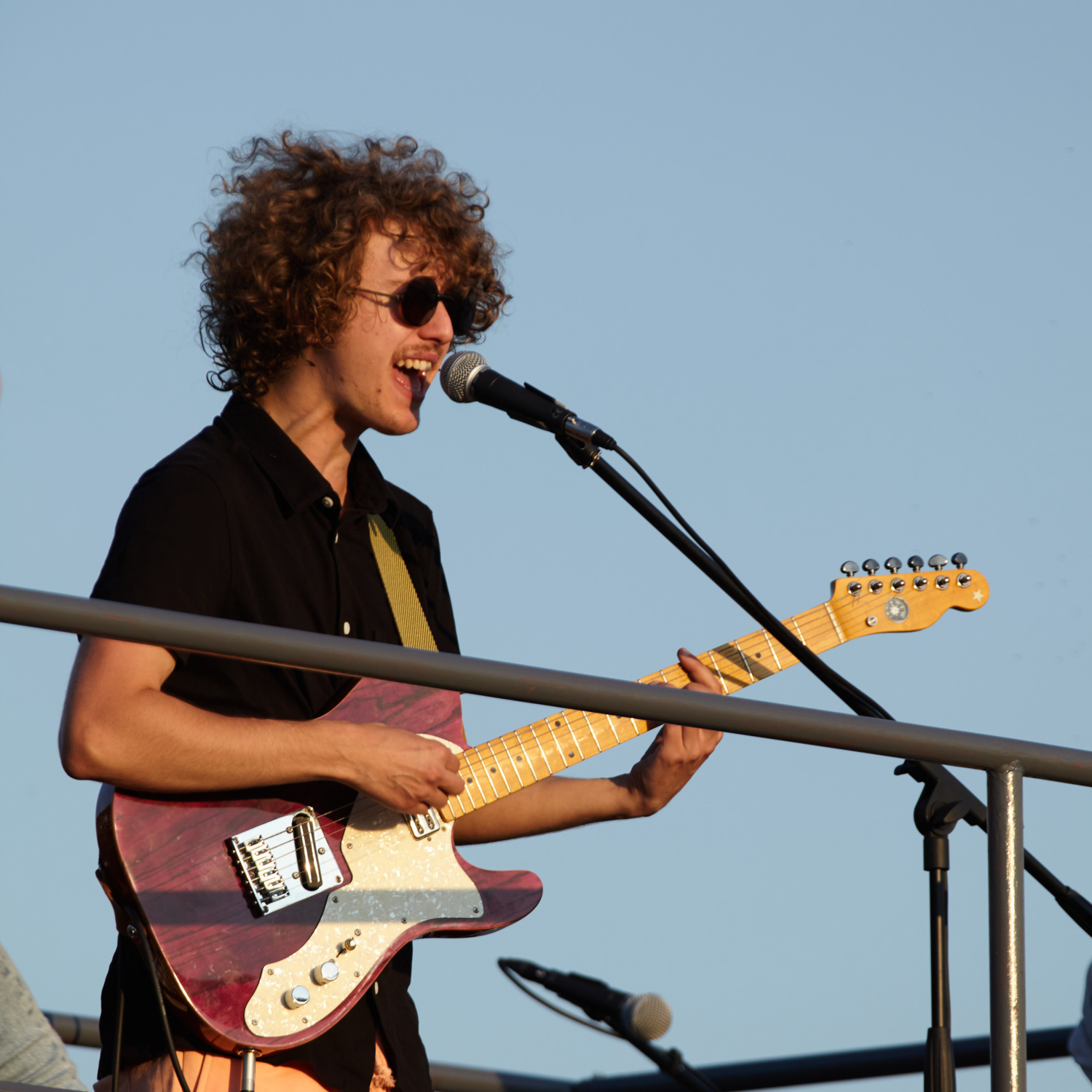 John Winston Berta - Waldinsel Records - Label - Konzerte - Booking